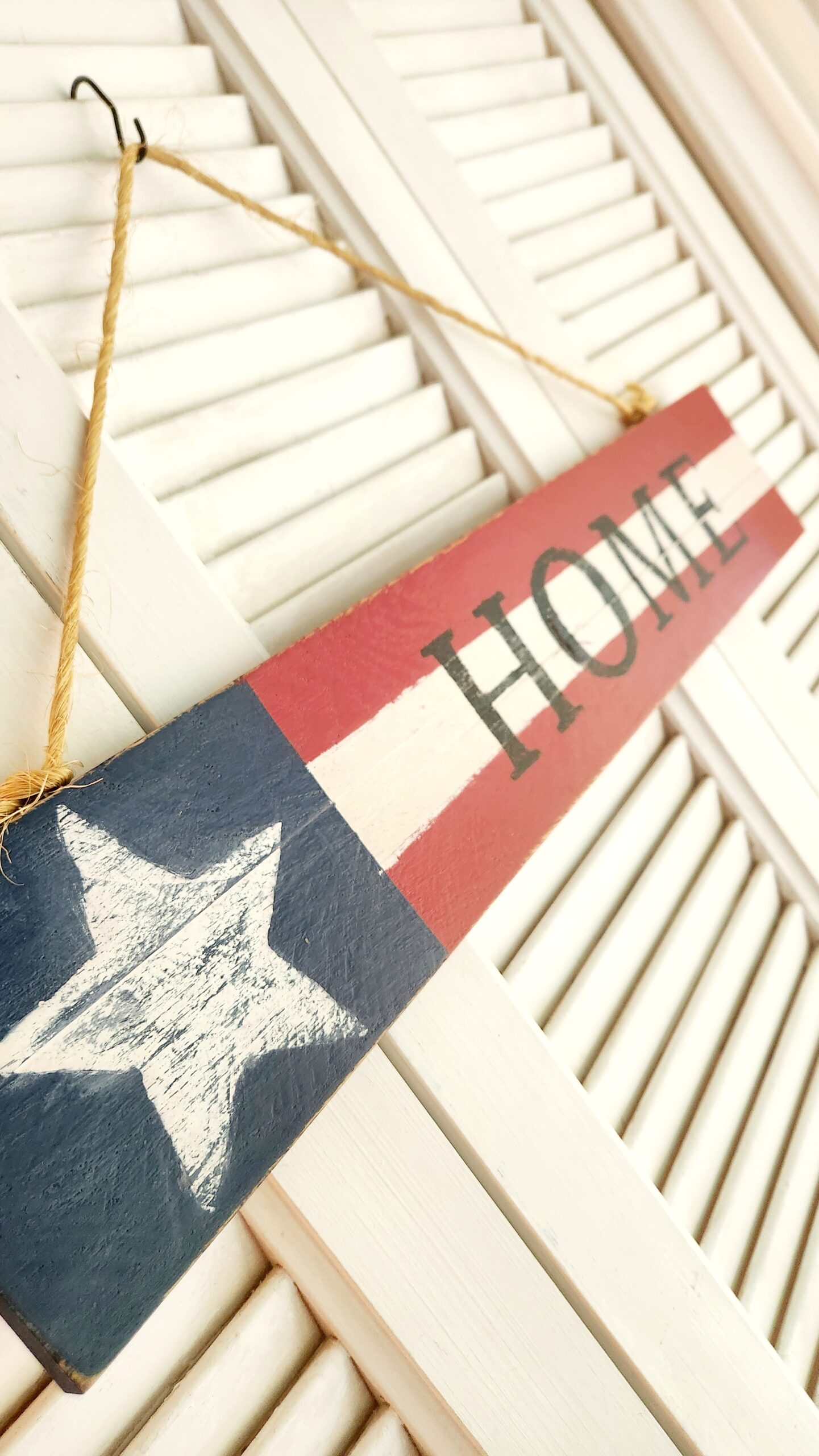 Hand-Painted USA Flag on Wood – Rustic and Proud! - Sooo Creative ...